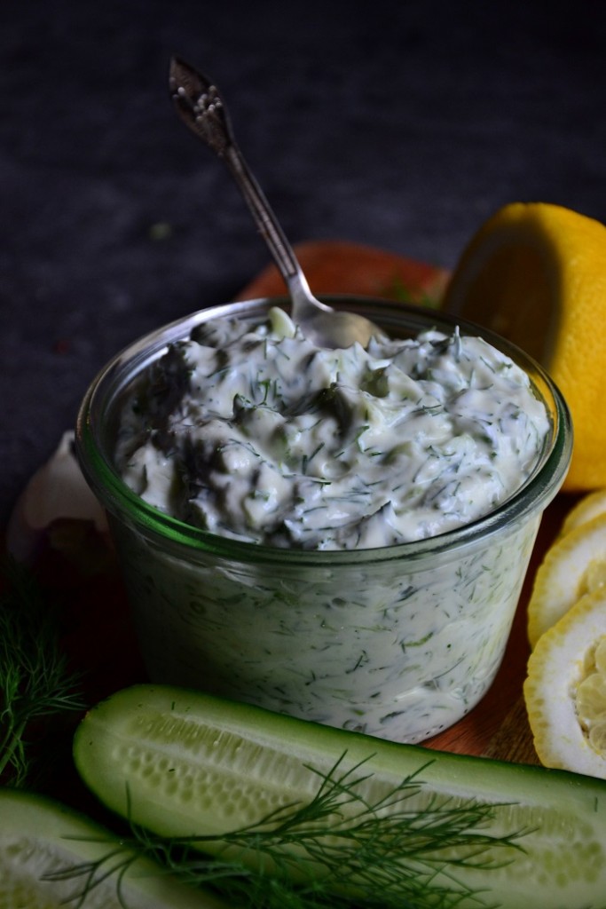 WEGAŃSKI GYROS I SOS TZATZIKI | weganon.pl