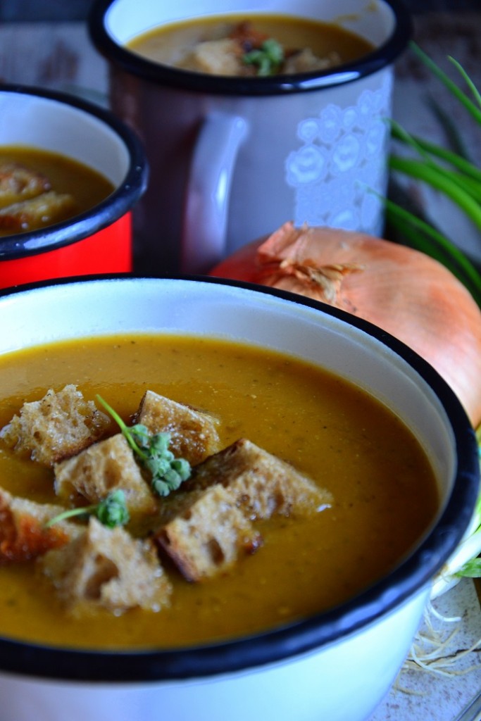 ZUPA CEBULOWA Z GORAJA | weganon.pl